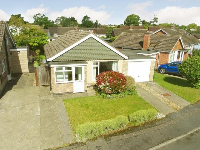 2 bedroom detached bungalow for sale