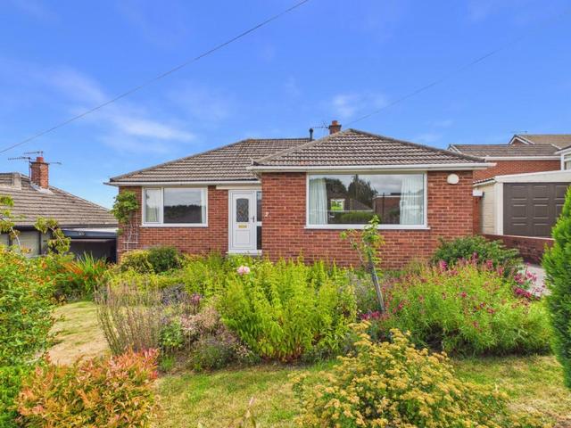 2 bedroom detached bungalow for sale