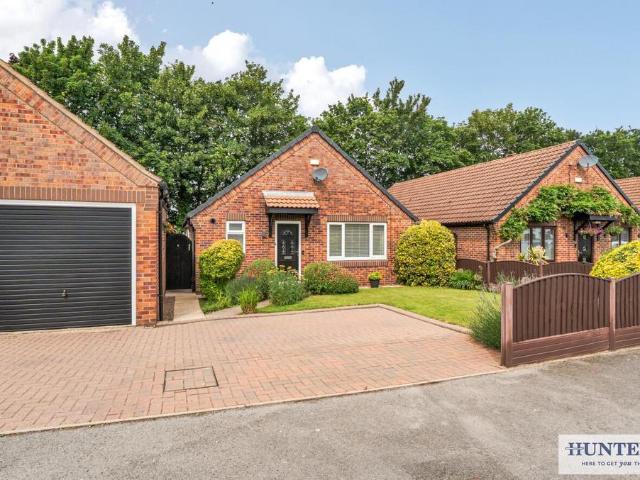 2 bedroom detached bungalow for sale