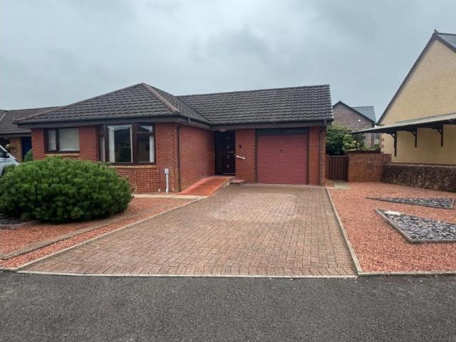 2 bedroom detached bungalow for sale