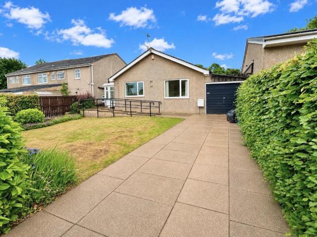 2 bedroom detached bungalow for sale