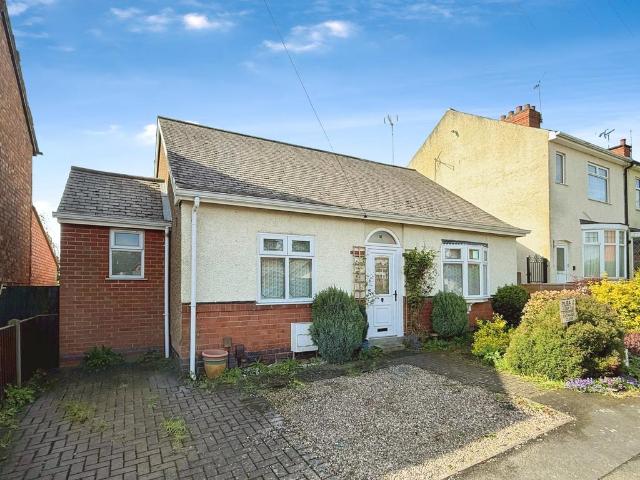 2 bedroom detached bungalow for sale