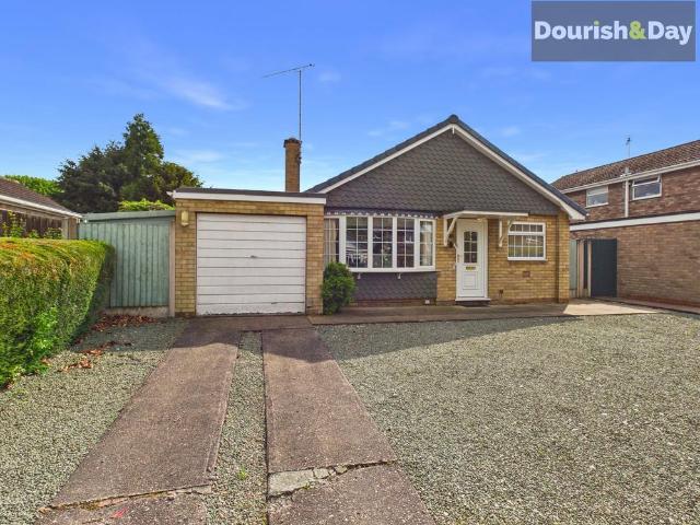 2 bedroom detached bungalow for sale