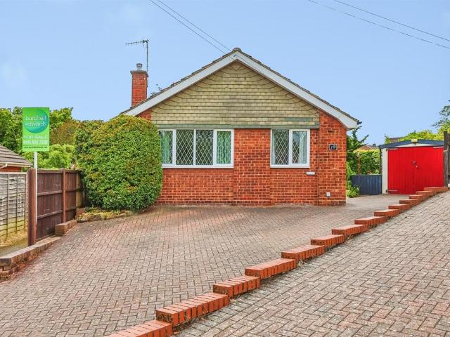 2 bedroom detached bungalow for sale