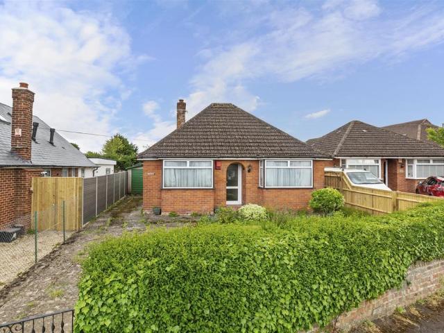 2 bedroom detached bungalow for sale