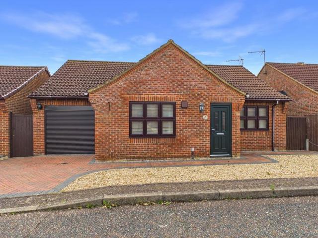 2 bedroom detached bungalow for sale
