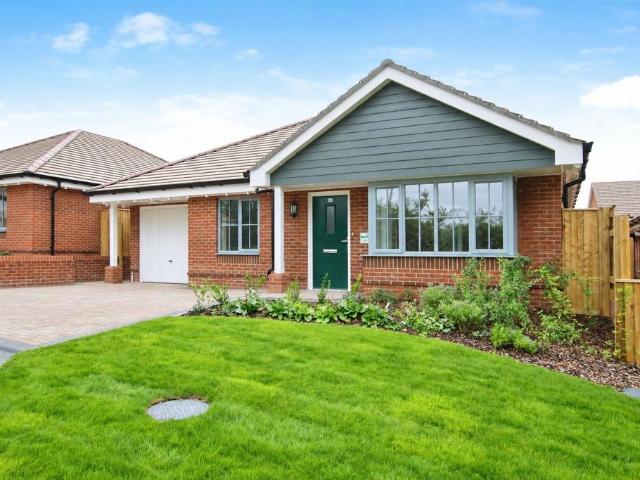 2 bedroom detached bungalow for sale