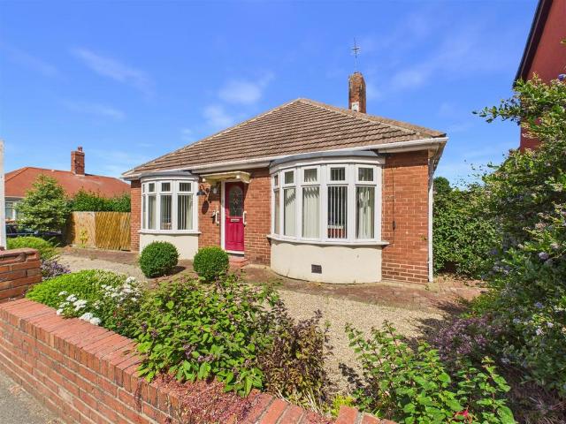 2 bedroom detached bungalow for sale