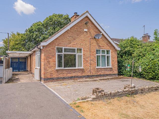2 bedroom detached bungalow for sale