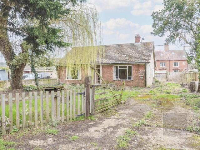 2 bedroom detached bungalow for sale