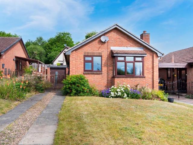 2 bedroom detached bungalow for sale