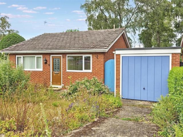 2 bedroom detached bungalow for sale