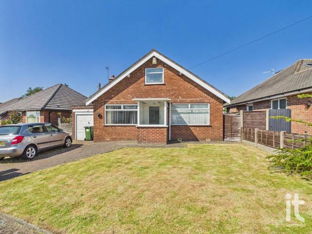 2 bedroom detached bungalow for sale