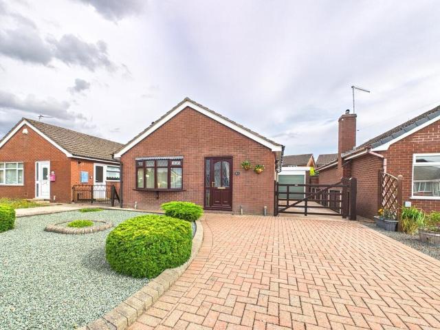 2 bedroom detached bungalow for sale