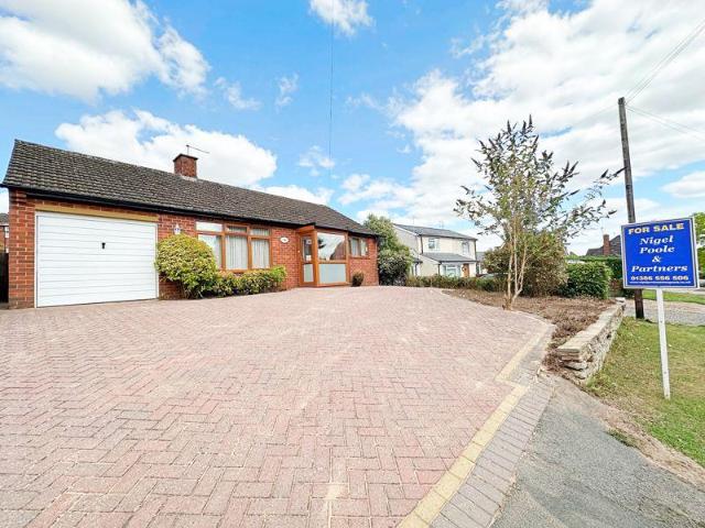 2 bedroom detached bungalow for sale