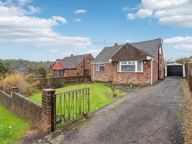 2 bedroom detached bungalow for sale