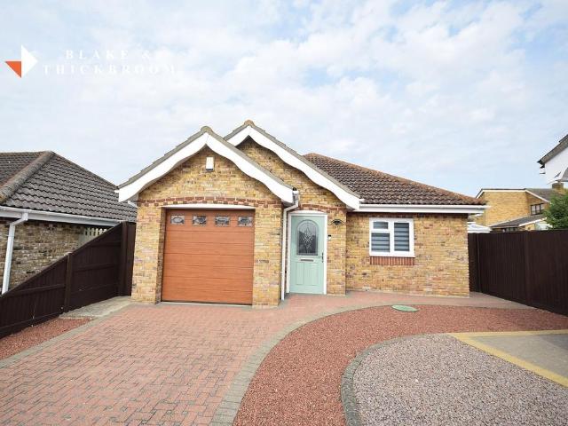 2 bedroom detached bungalow for sale