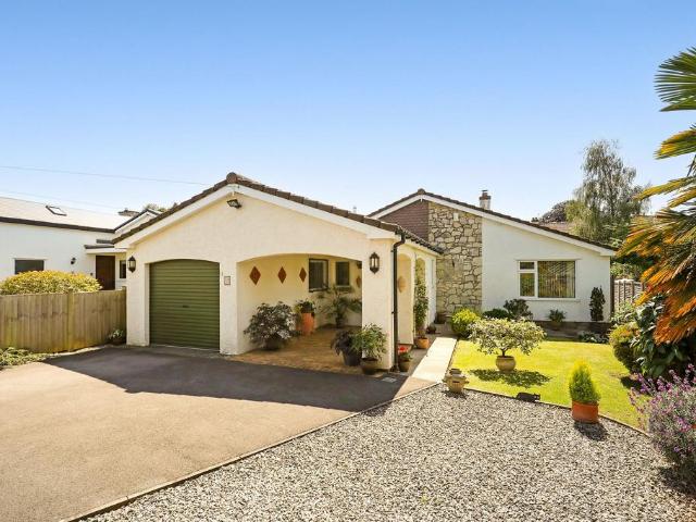 2 bedroom detached bungalow for sale