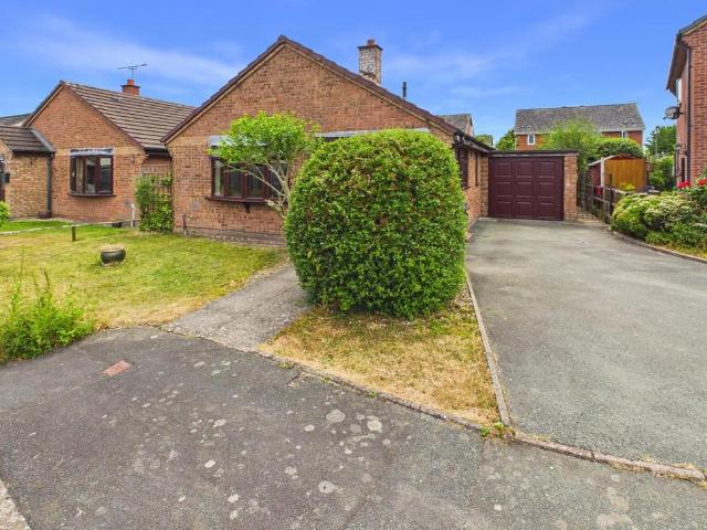 2 bedroom detached bungalow for sale