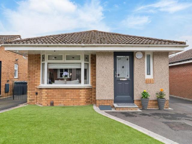 2 bedroom detached bungalow for sale