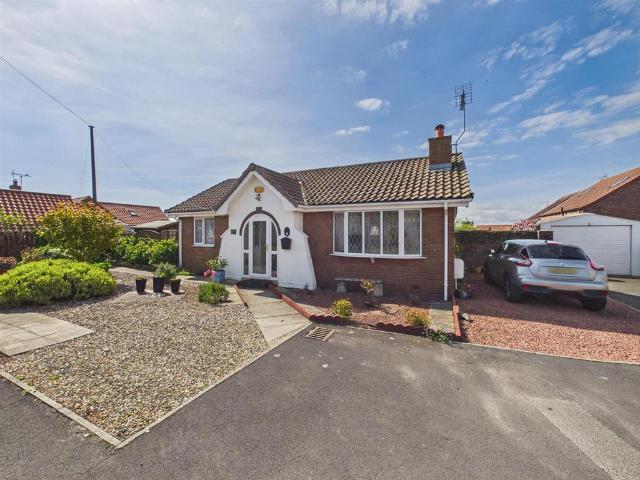 2 bedroom detached bungalow for sale
