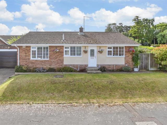 2 bedroom detached bungalow for sale