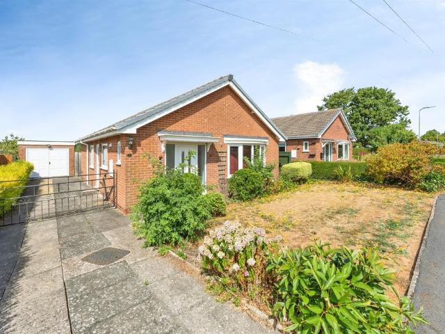 2 bedroom detached bungalow for sale