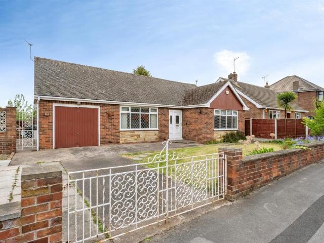 2 bedroom detached bungalow for sale