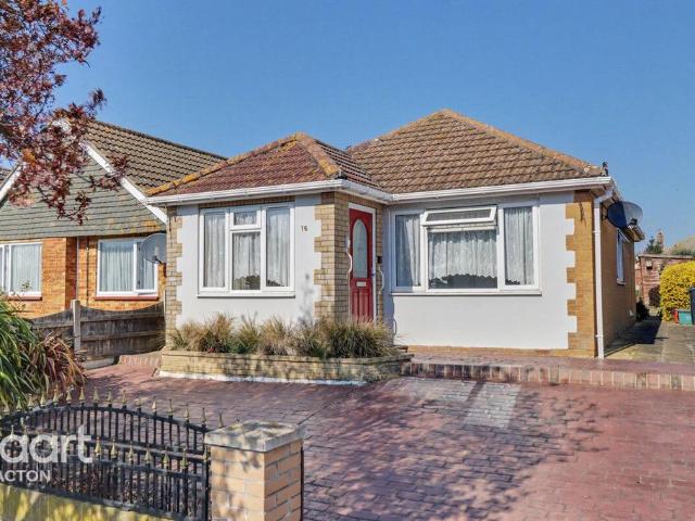 2 bedroom detached bungalow for sale