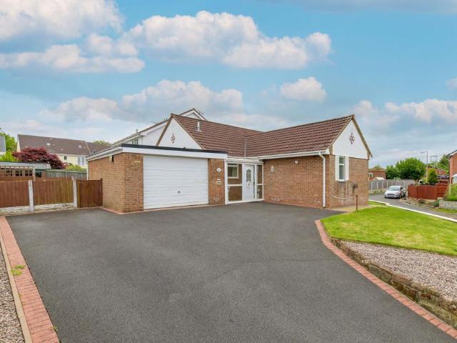 2 bedroom detached bungalow for sale