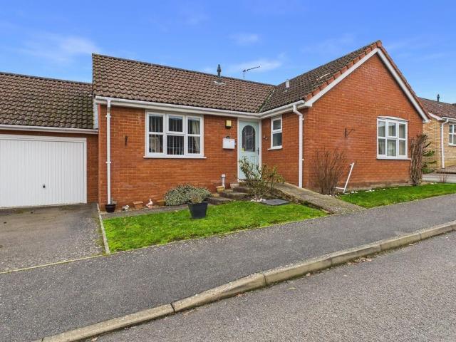 2 bedroom detached bungalow for sale