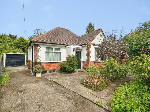 2 bedroom detached bungalow for sale