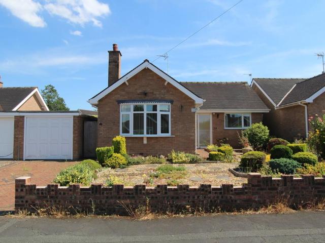 2 bedroom detached bungalow for sale
