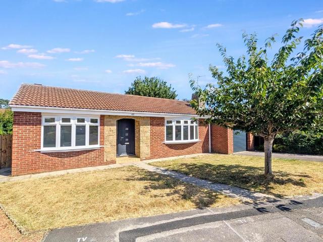 2 bedroom detached bungalow for sale