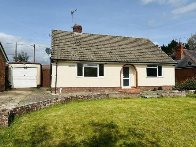 2 bedroom detached bungalow for sale