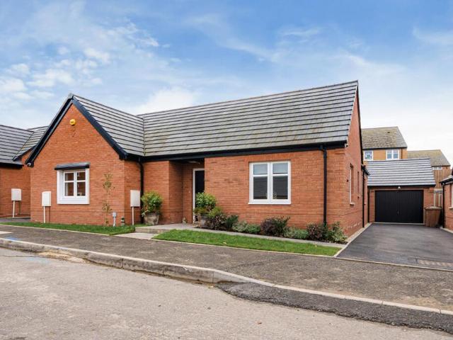 2 bedroom detached bungalow for sale