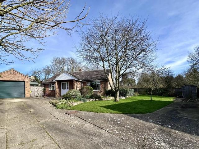 2 bedroom detached bungalow for sale
