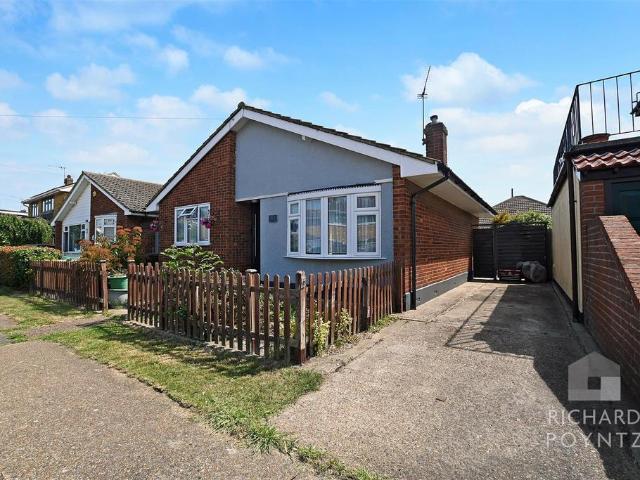 2 bedroom detached bungalow for sale