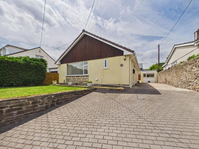 2 bedroom detached bungalow for sale