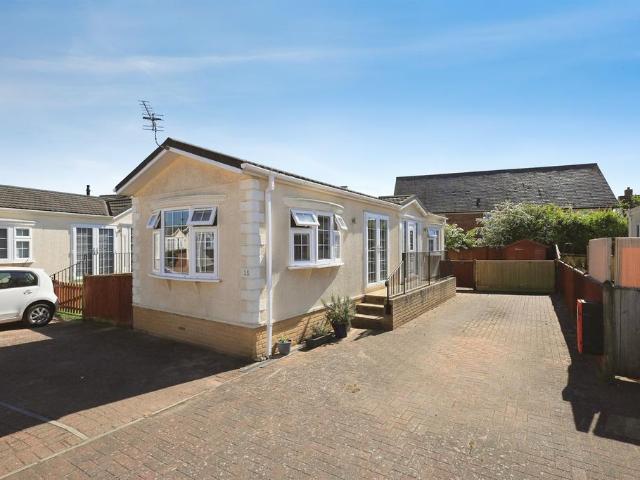 2 bedroom park home for sale