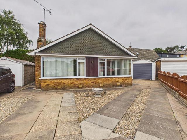 2 bedroom detached bungalow for sale