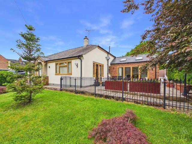2 bedroom detached bungalow for sale