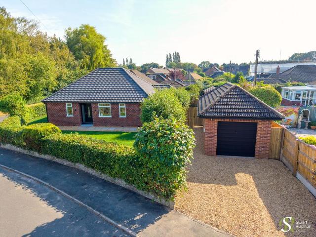 2 bedroom detached bungalow for sale