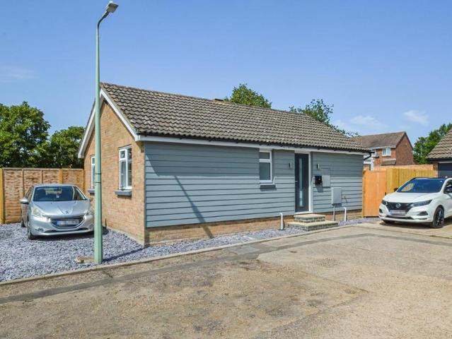 2 bedroom detached bungalow for sale