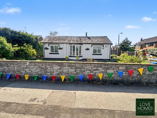 2 bedroom detached bungalow for sale