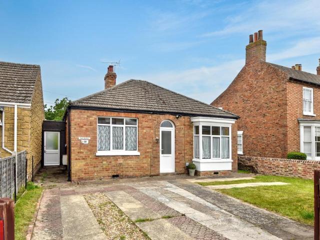 2 bedroom detached bungalow for sale