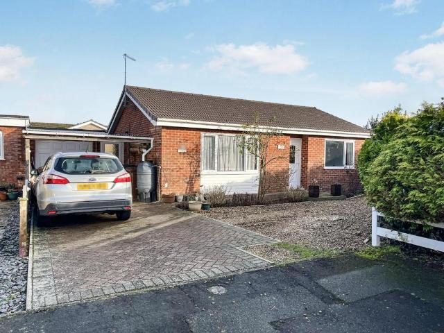 2 bedroom detached bungalow for sale