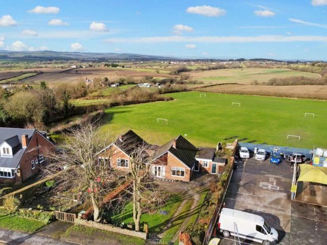 2 bedroom detached bungalow for sale