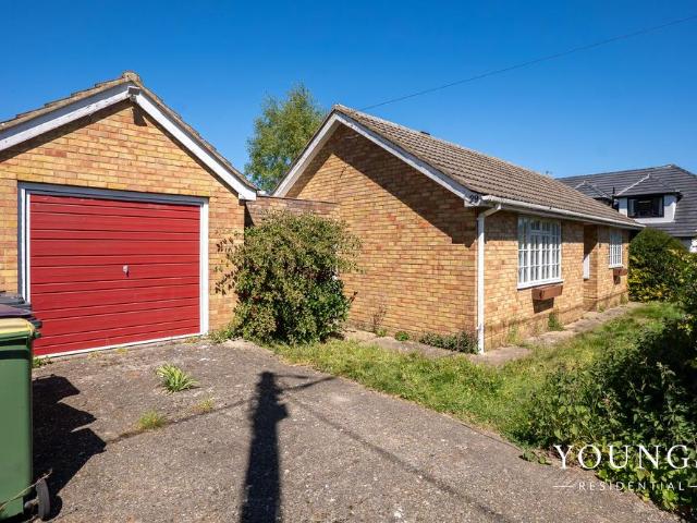 2 bedroom detached bungalow for sale