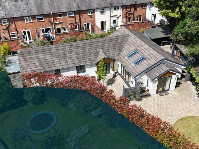 2 bedroom detached bungalow for sale